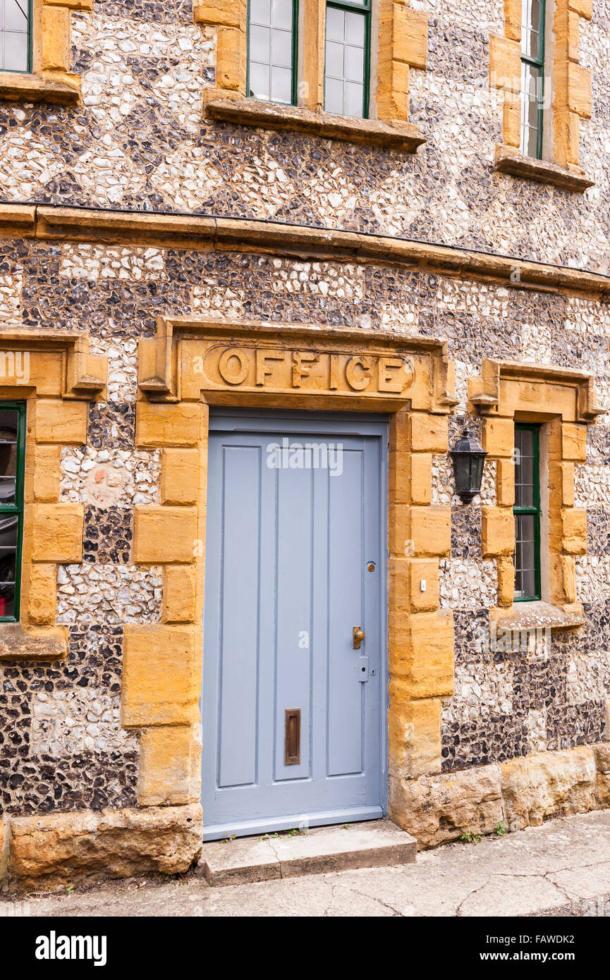 An unusual door at Stow-on-the-Wold , Cheltenham , Gloucestershire ...