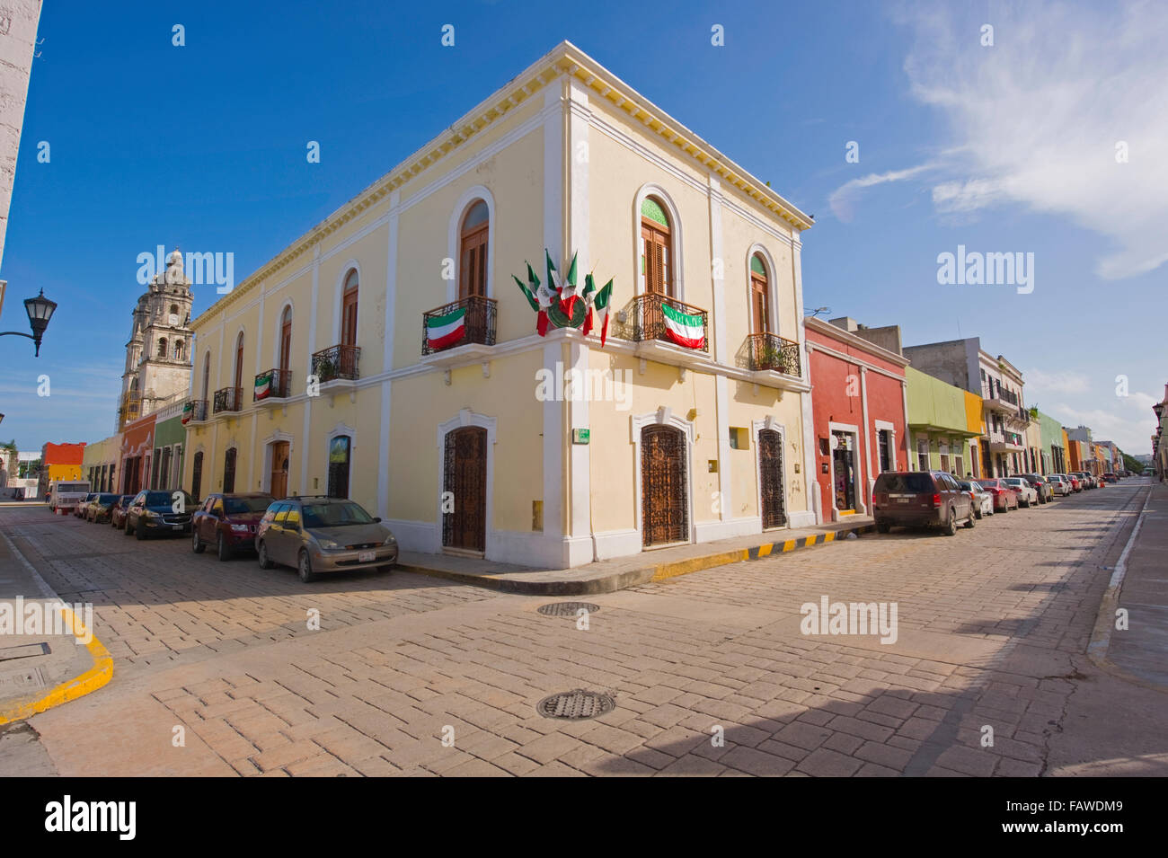 A typical street corner in the colourful colonial city of San Francisco ...