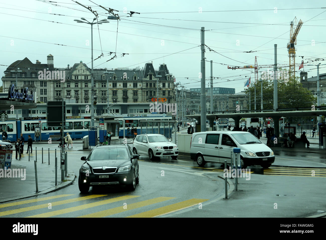 People bus stop switzerland hi-res stock photography and images - Alamy