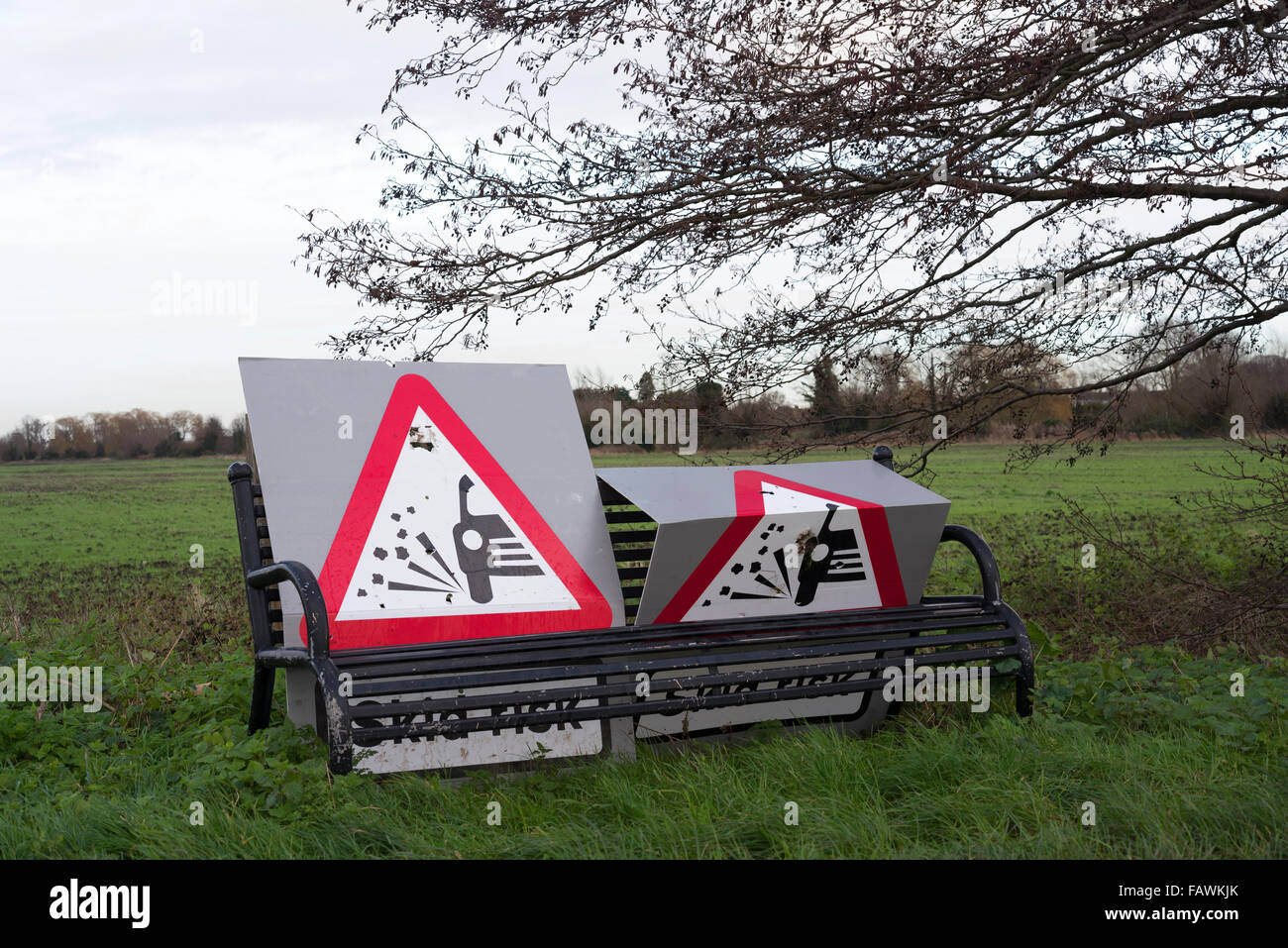 Roadside bench hi-res stock photography and images - Alamy
