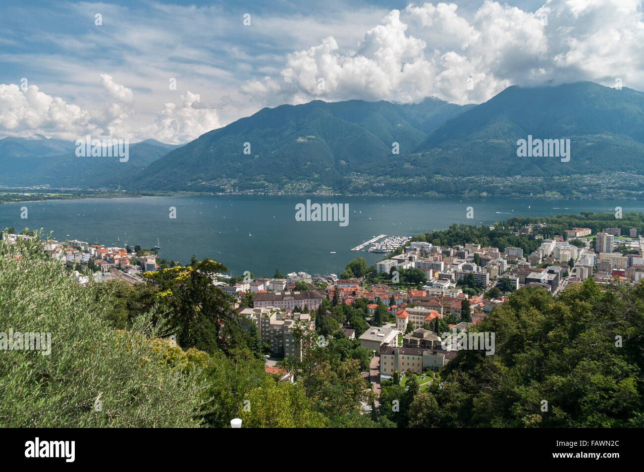 Lago maggiore hi-res stock photography and images - Alamy