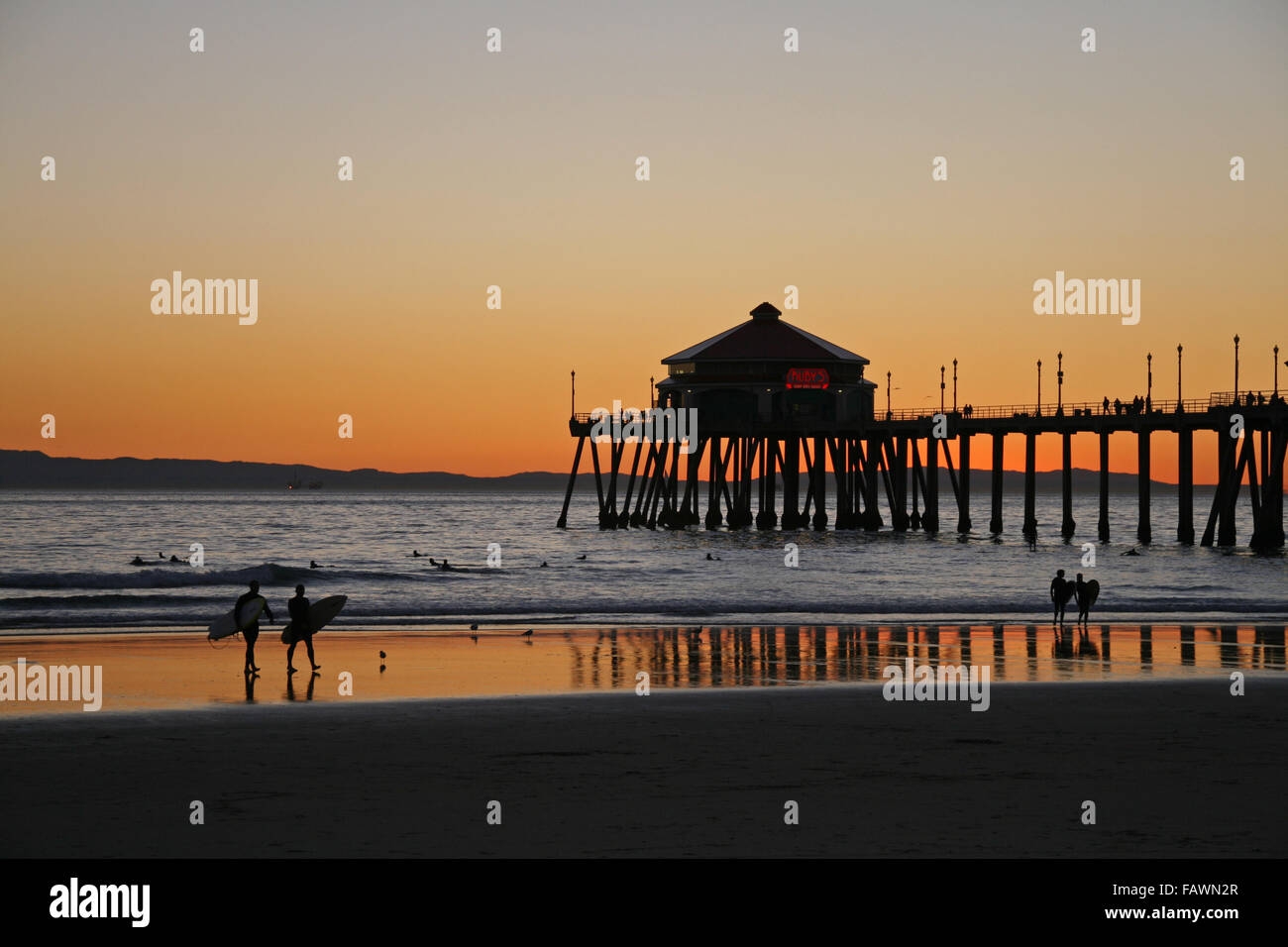 Huntington Beach Pier High Resolution Stock Photography and Images - Alamy