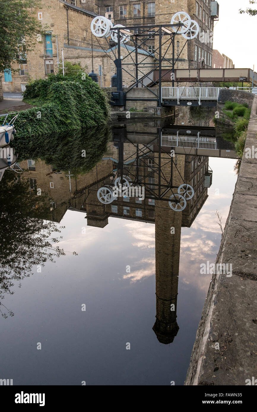 The 'Locomotive Bridge' or 'Turnbridge Lift Bridge' on the Broad Canal ...