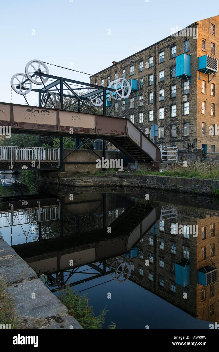 The 'Locomotive Bridge' or 'Turnbridge Lift Bridge' on the Broad Canal ...