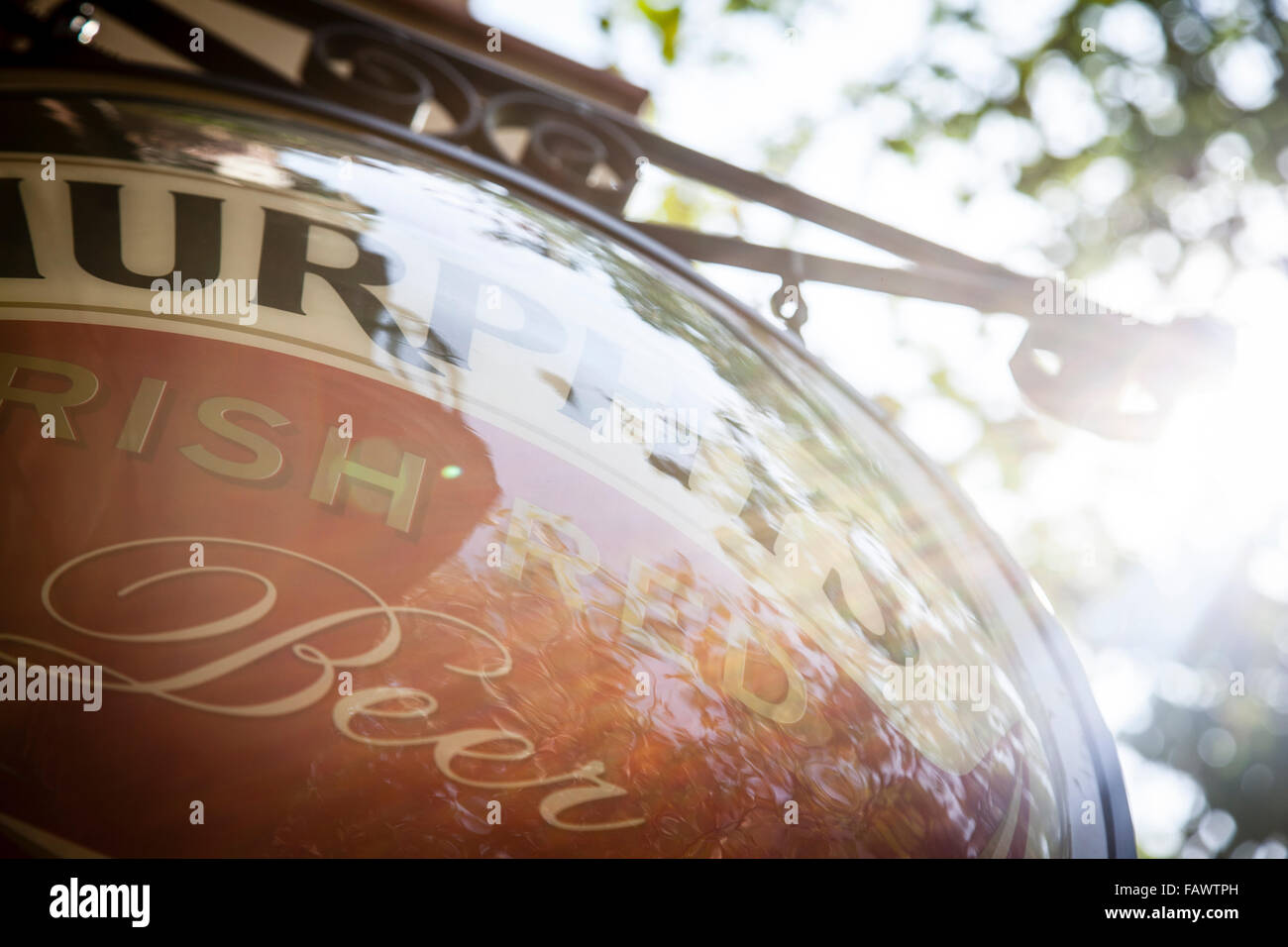 Outside of a restaurant hi-res stock photography and images - Alamy