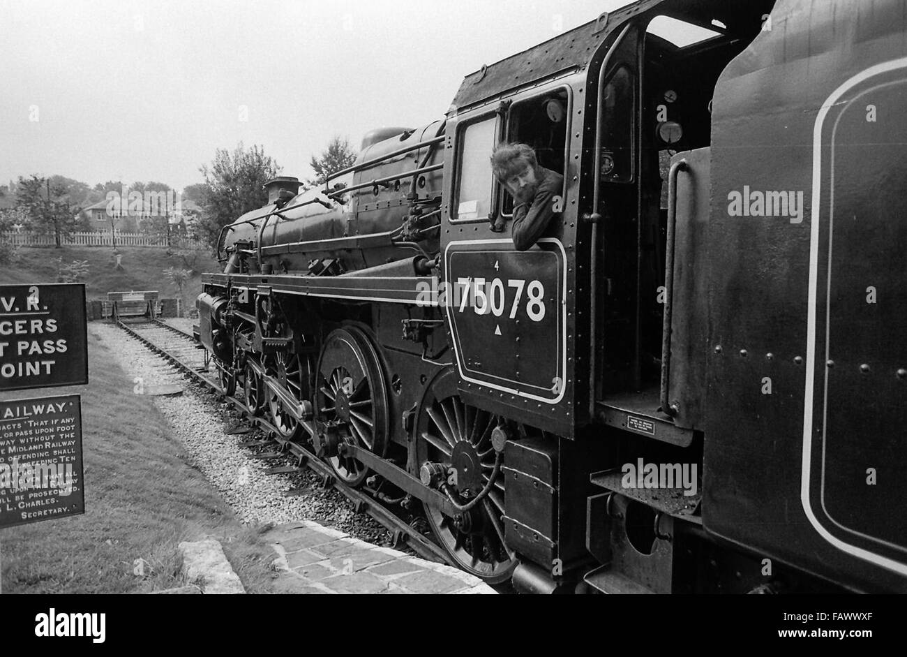 Train station platform uk Black and White Stock Photos & Images - Alamy