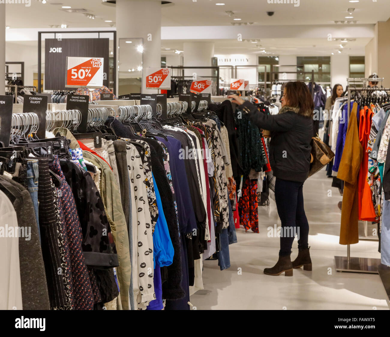 Clothing store interior usa hi-res stock photography and images - Alamy