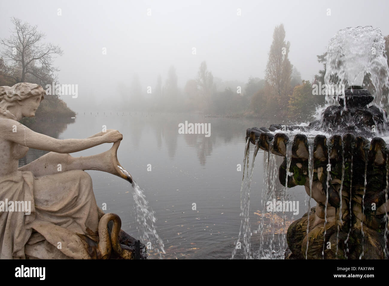Mist in Hyde Park Stock Photo - Alamy