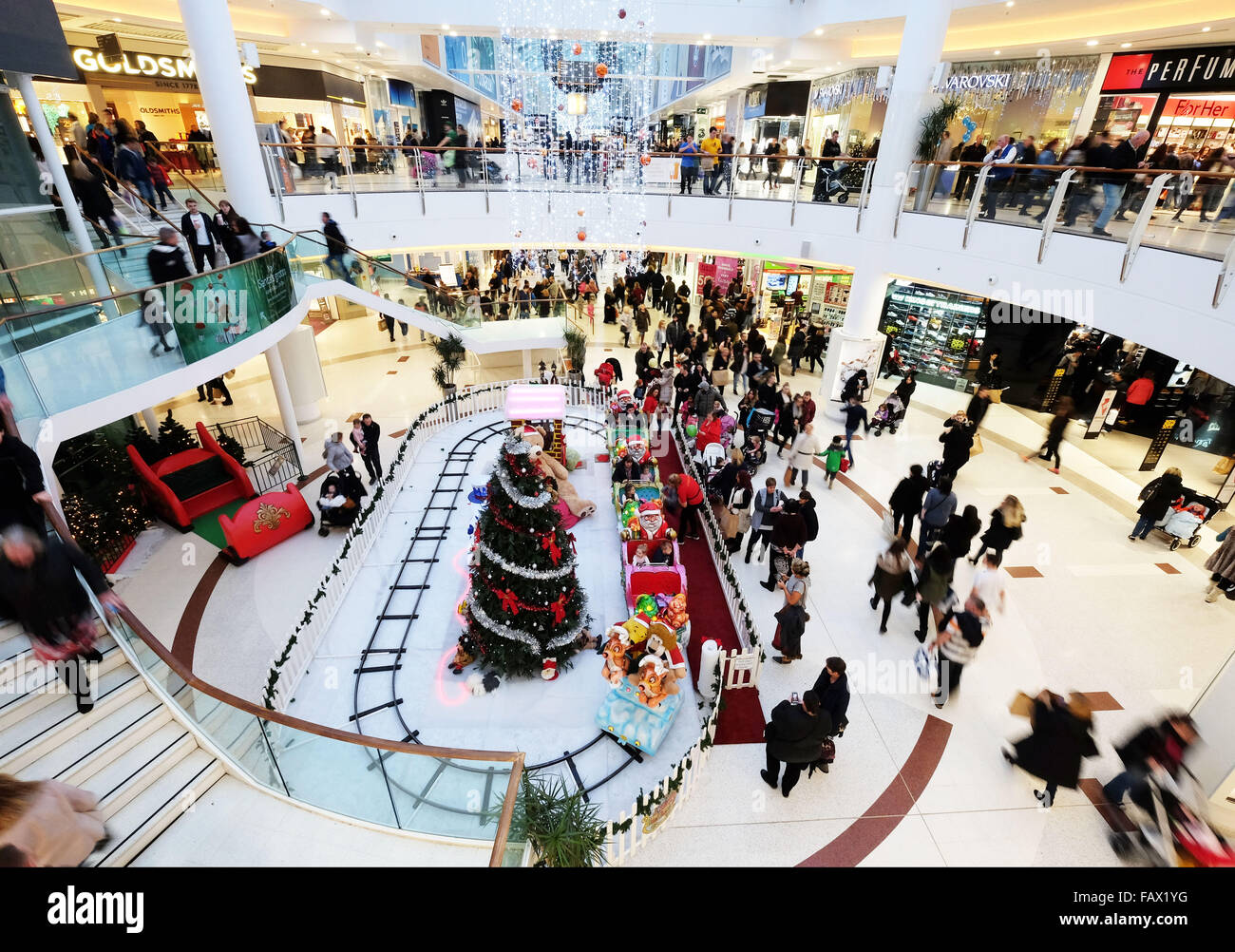 The first weekend of Christmas shopping in Braehead Shopping Centre ...