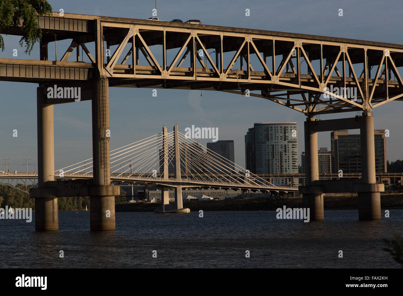 Marquam bridge hi-res stock photography and images - Alamy