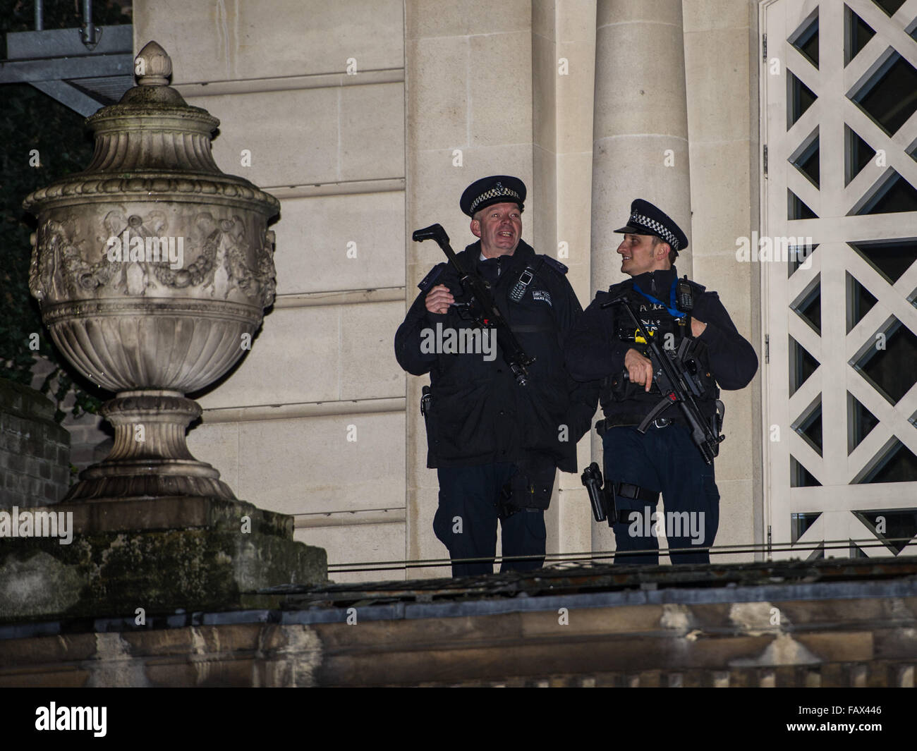 Fathers For Justice protest on the roof of Buckingham Palace Featuring ...