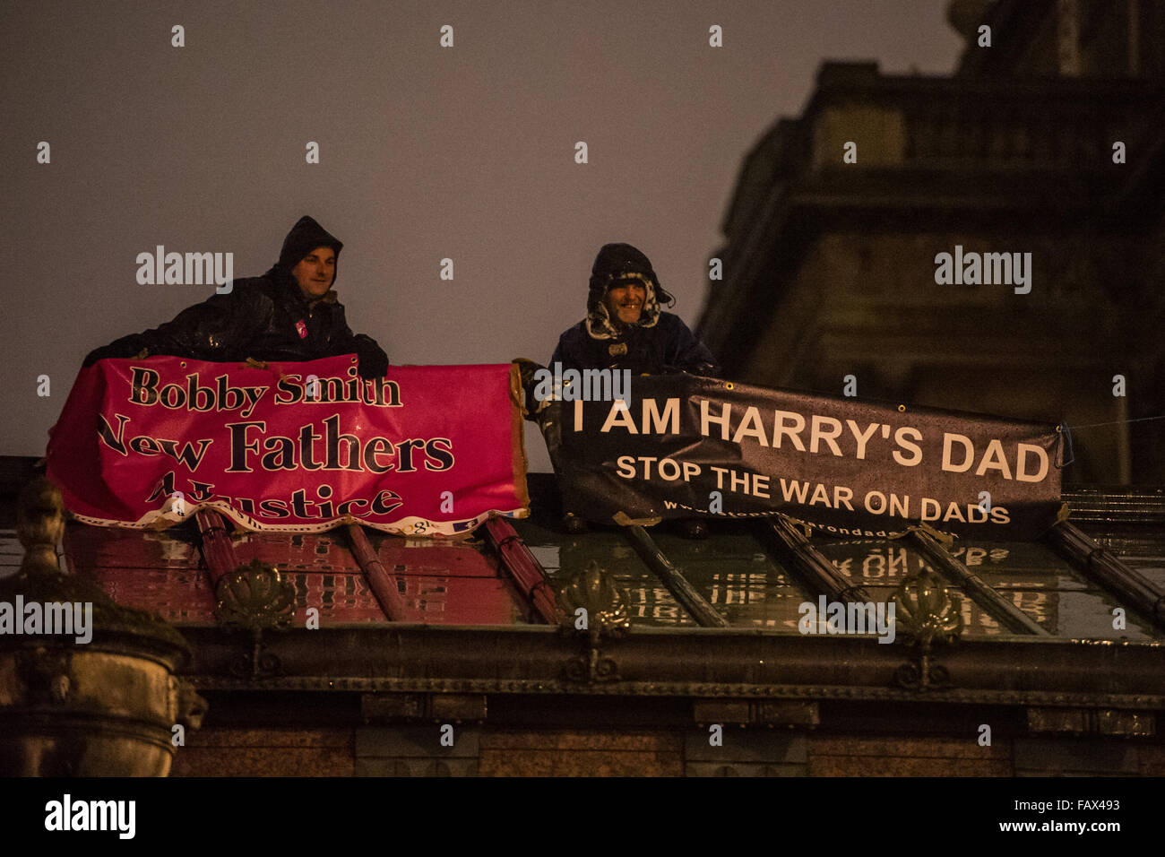 Fathers for justice buckingham palace hi-res stock photography and ...