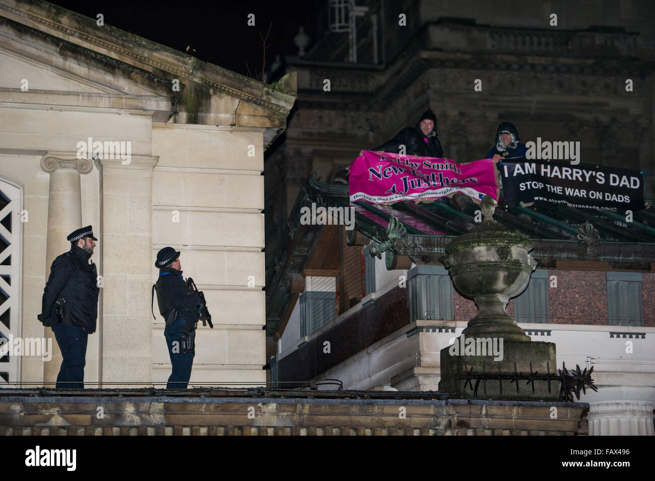 Fathers for justice buckingham palace hi-res stock photography and ...