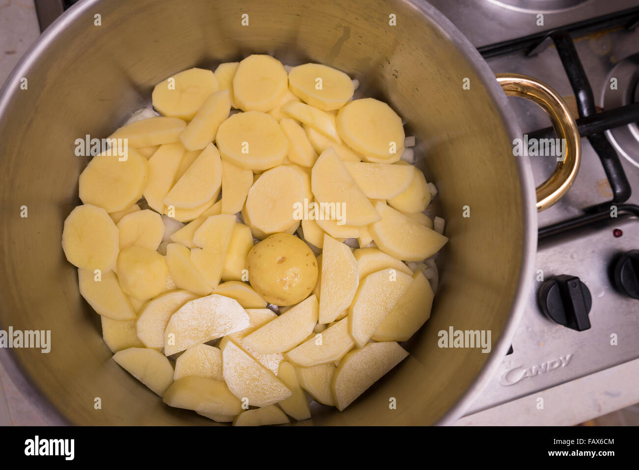 Potato in a pot Stock Photo - Alamy