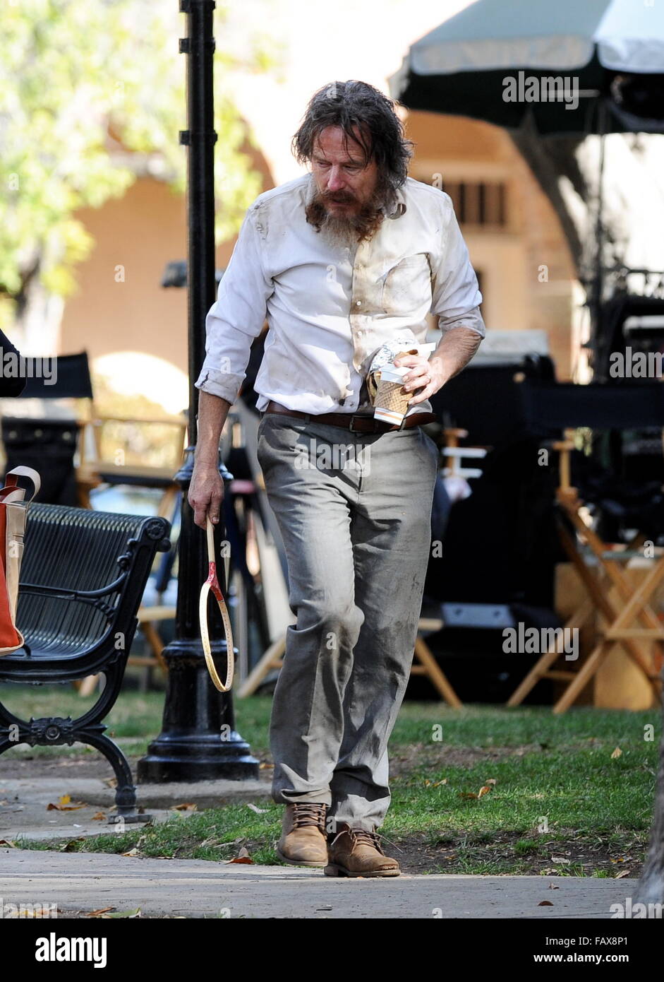 Bryan Cranston looks homeless and unrecognizable in dirty clothes and ...