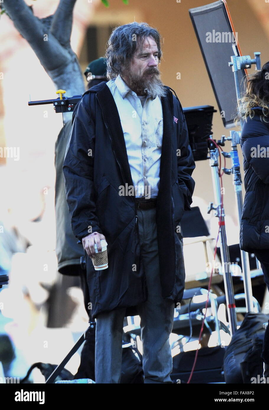 Bryan Cranston looks homeless and unrecognizable in dirty clothes and ...