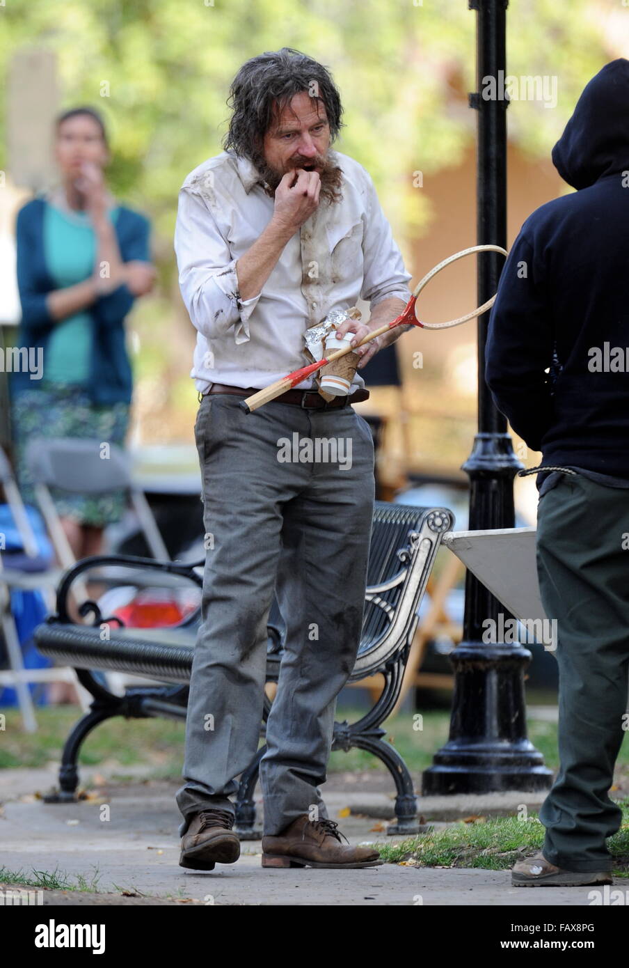 Bryan Cranston looks homeless and unrecognizable in dirty clothes and ...