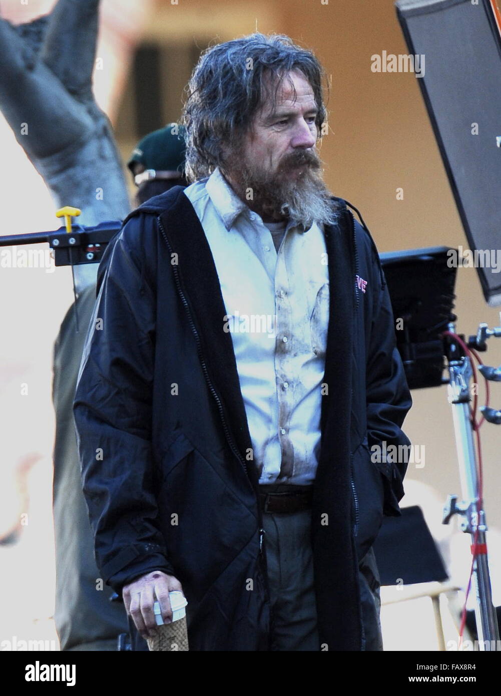 Bryan Cranston looks homeless and unrecognizable in dirty clothes and ...