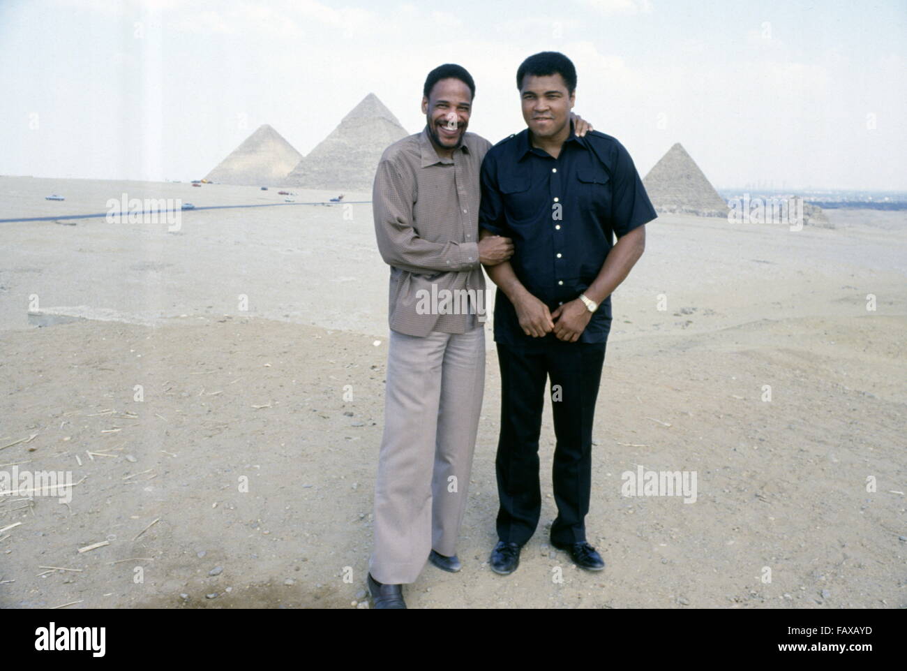 Giza Pyramids, Cairo, Egypt - 1986 - World heavyweight boxing champion ...