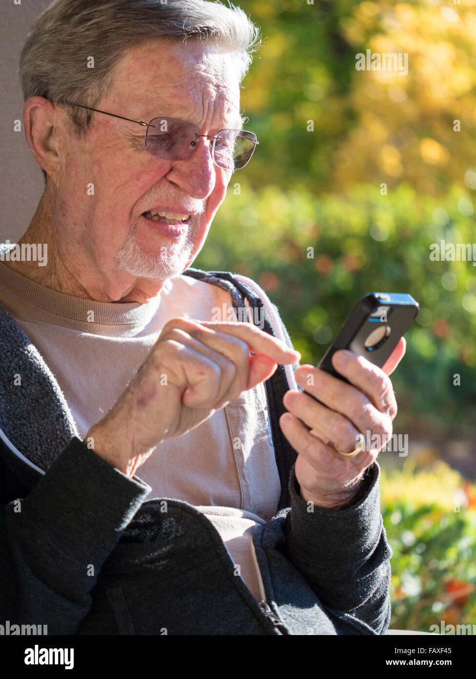 Elderly male hi-res stock photography and images - Alamy