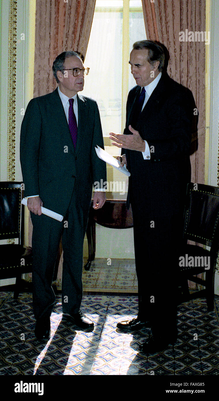 Washington, DC., USA, 27th October, 1990 Senators George Mitchell and ...