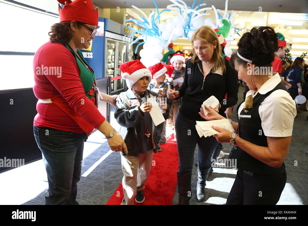 Delta Air Lines hosts its fifth annual 'Holiday In The Hanger' at Los ...