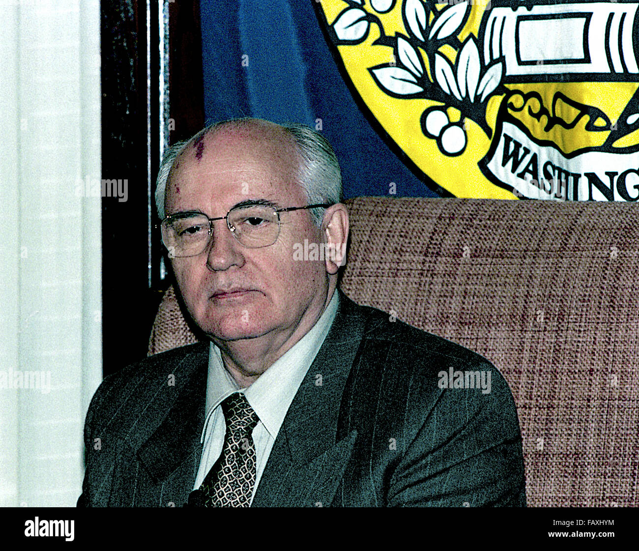 Mikhail gorbachev 1985 hi-res stock photography and images - Alamy
