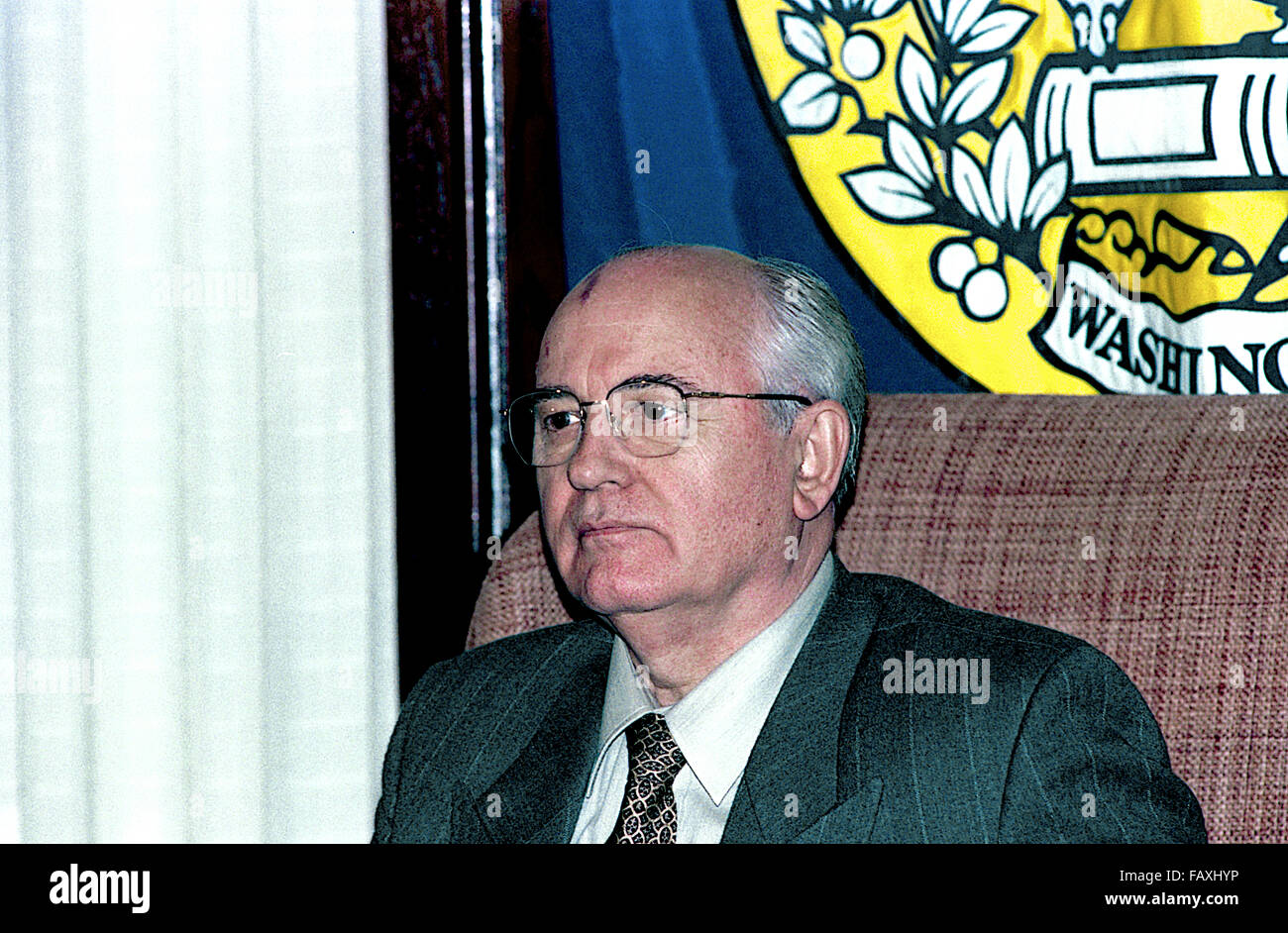 Mikhail gorbachev 1985 glasnost hi-res stock photography and images - Alamy