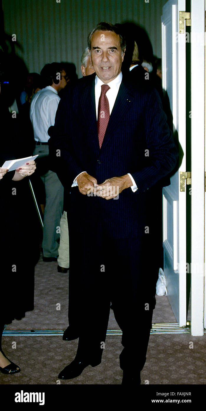 Chicago, Illinois,USA, 21st August,1987 Senator Robert Dole (R-KS ...
