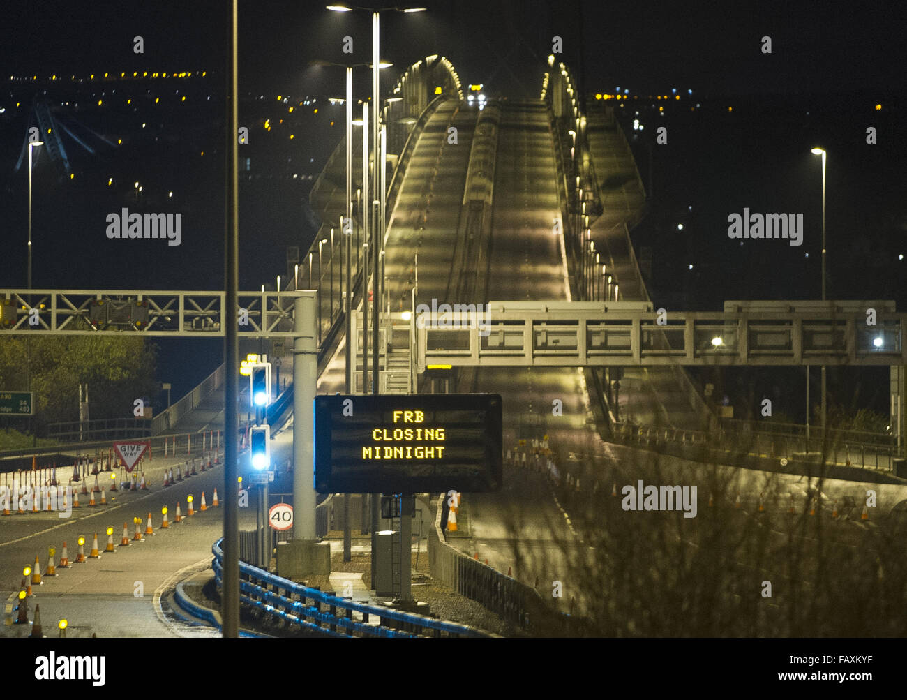 Forth road bridge closure hi-res stock photography and images - Alamy