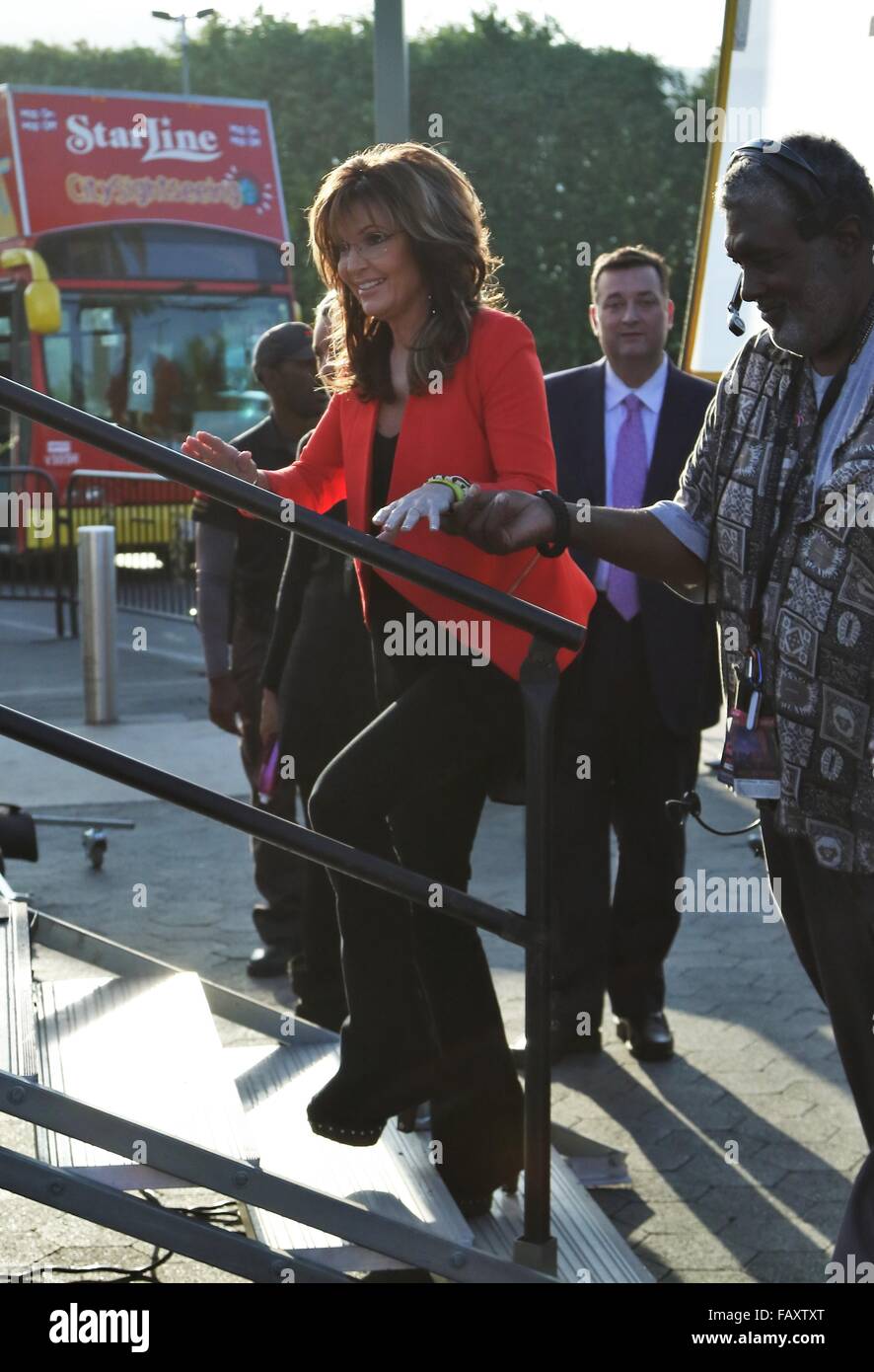 Sarah Palin at Universal Studios Hollywood for an appearance on 'Extra ...