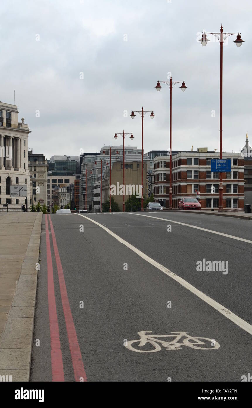 Bicycle lane road markings hi-res stock photography and images - Alamy