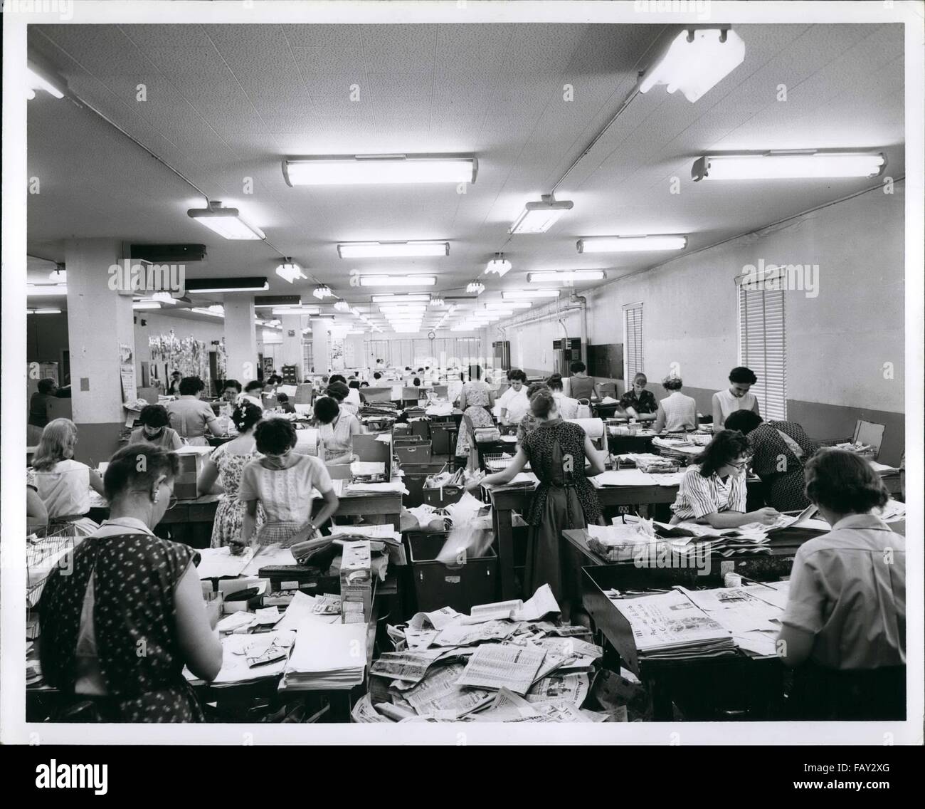 Press clipping bureau hi-res stock photography and images - Alamy