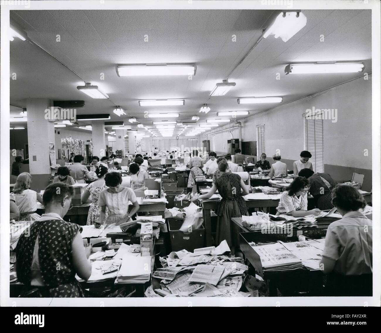 Press clipping bureau hi-res stock photography and images - Alamy