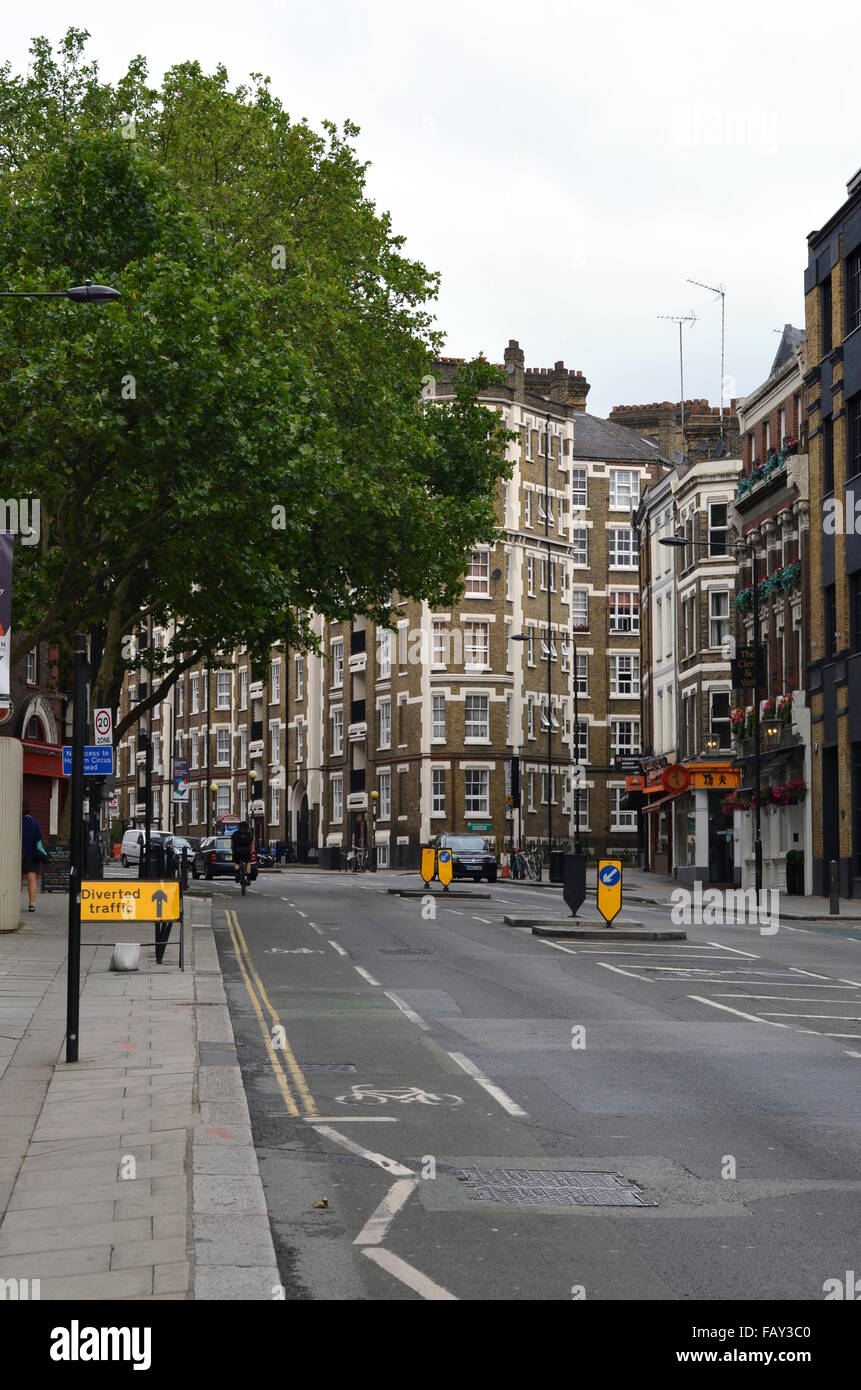 British street markings hi-res stock photography and images - Alamy