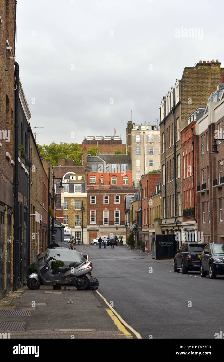 A quiet backstreet in London, England Stock Photo - Alamy
