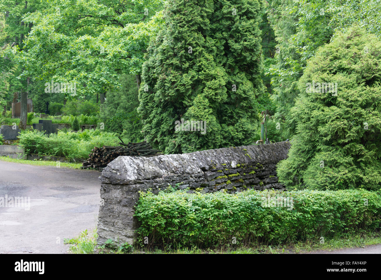 Graveyard Wall Stock Photos & Graveyard Wall Stock Images - Alamy