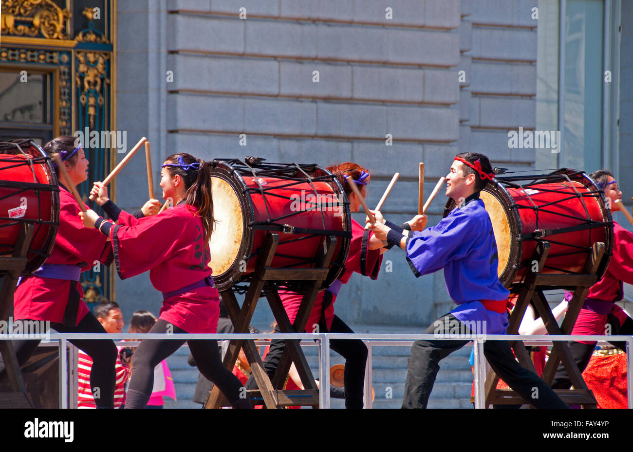 Seiichi Tanaka's San Francisco Taiko Dojo performs during the Cherry ...