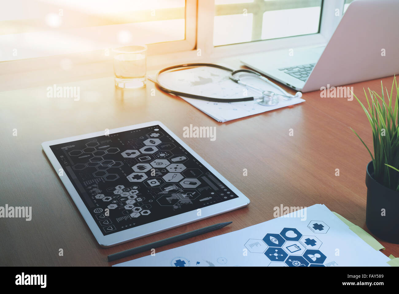 Duagram hi-res stock photography and images - Alamy