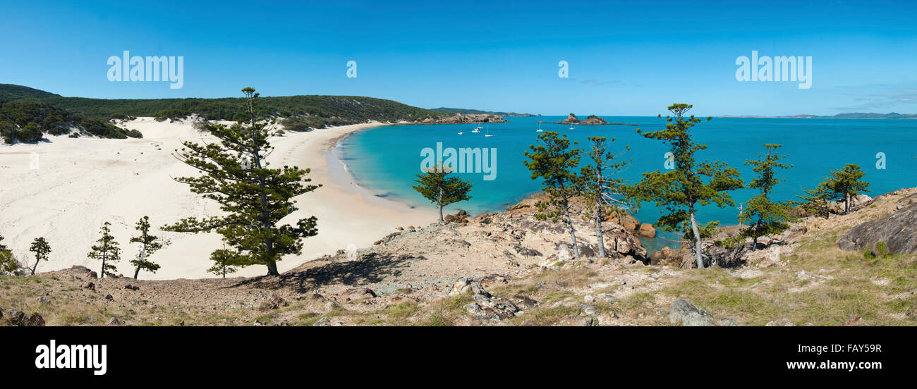 Whites Beach, Middle Percy Island, Queensland Stock Photo - Alamy