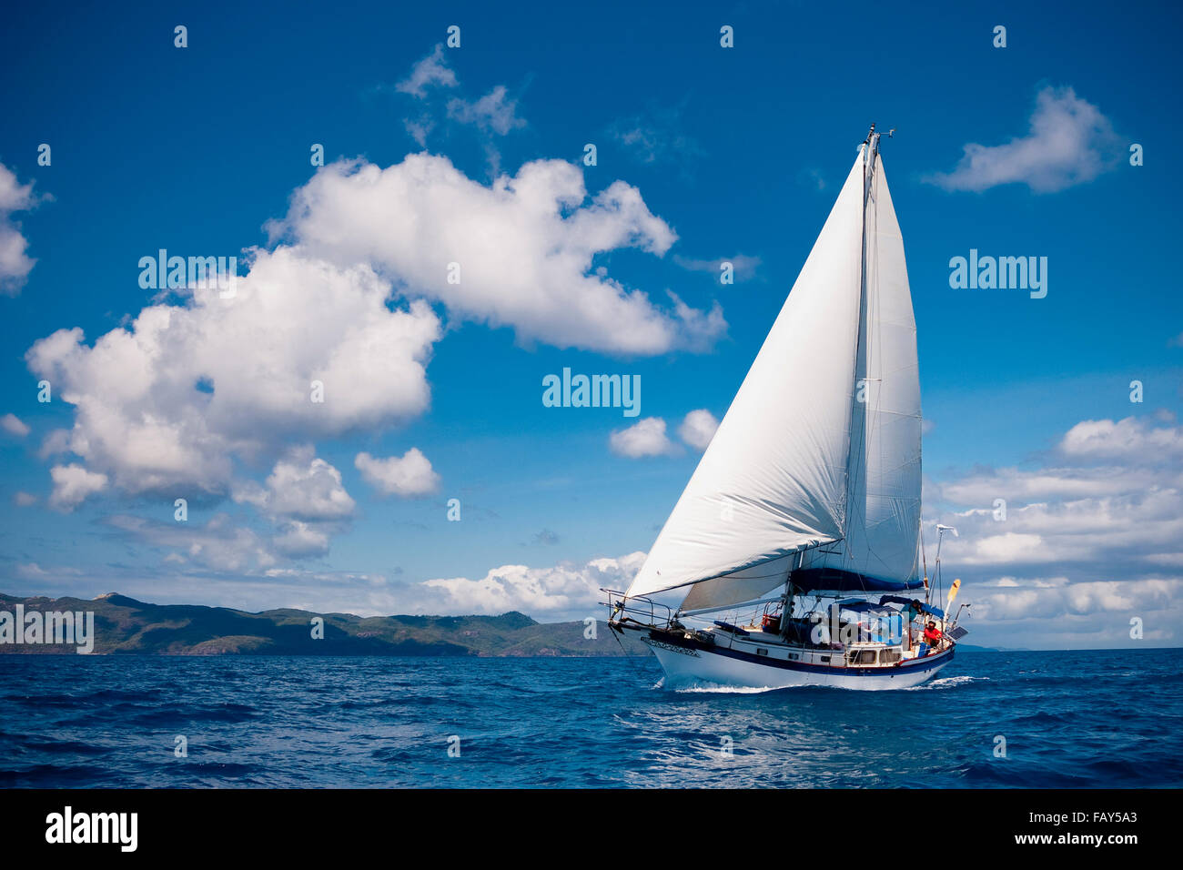 Monohull sloop hi-res stock photography and images - Alamy