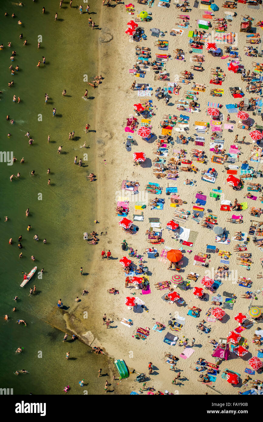 Beach bathers hi-res stock photography and images - Alamy