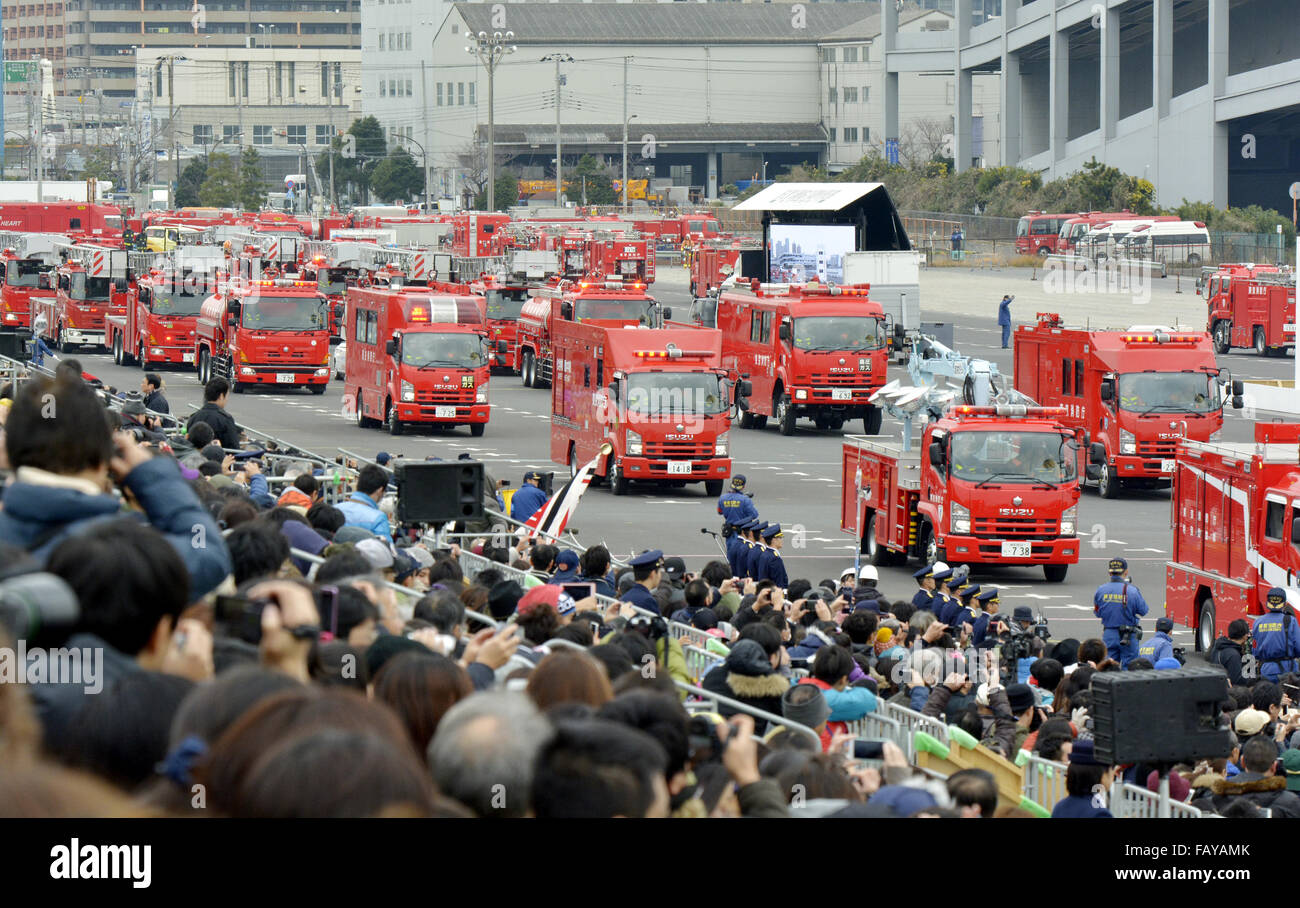 Tokyo, Japan. 6th Jan, 2016. Firefighters demonstrate their ...