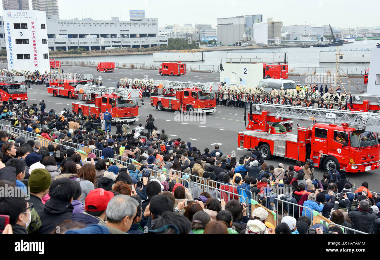 Tokyo, Japan. 6th Jan, 2016. Firefighters demonstrate their ...