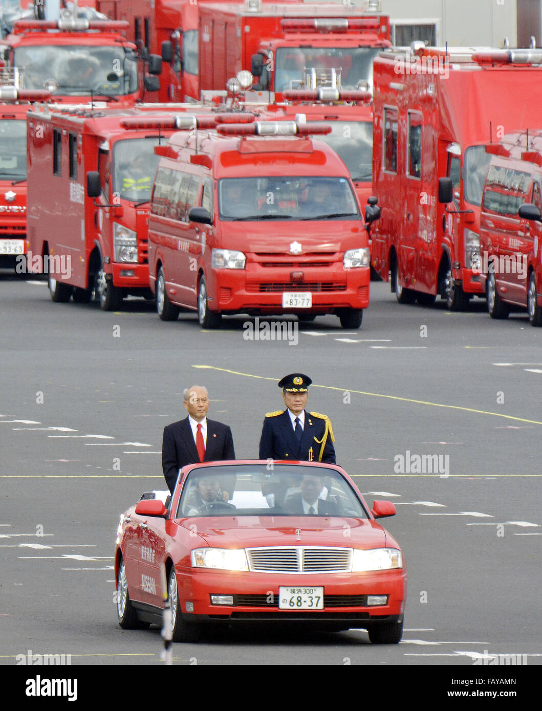 Tokyo, Japan. 6th Jan, 2016. Firefighters demonstrate their ...
