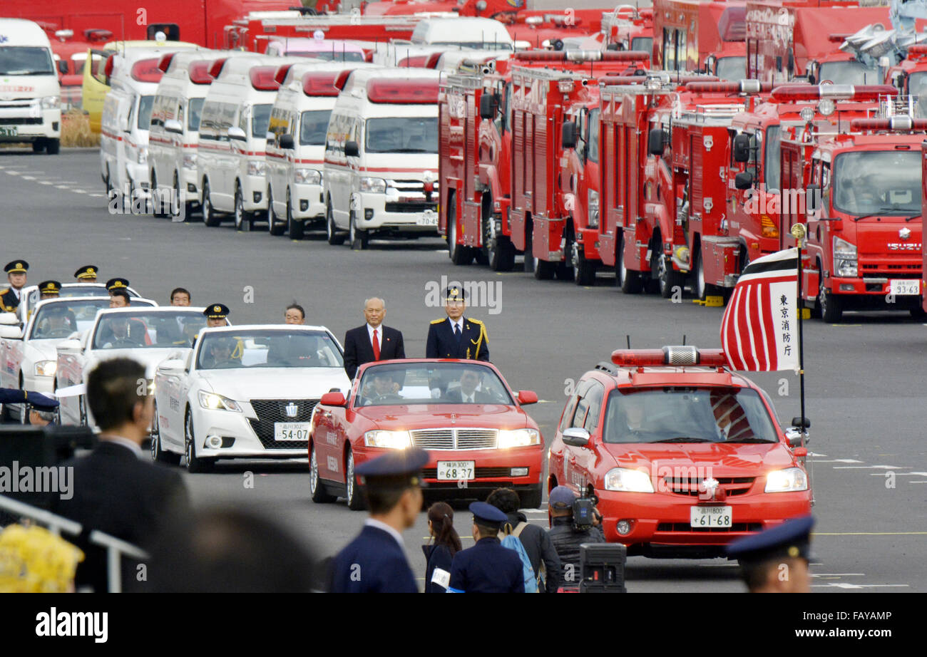 Tokyo, Japan. 6th Jan, 2016. Firefighters demonstrate their ...
