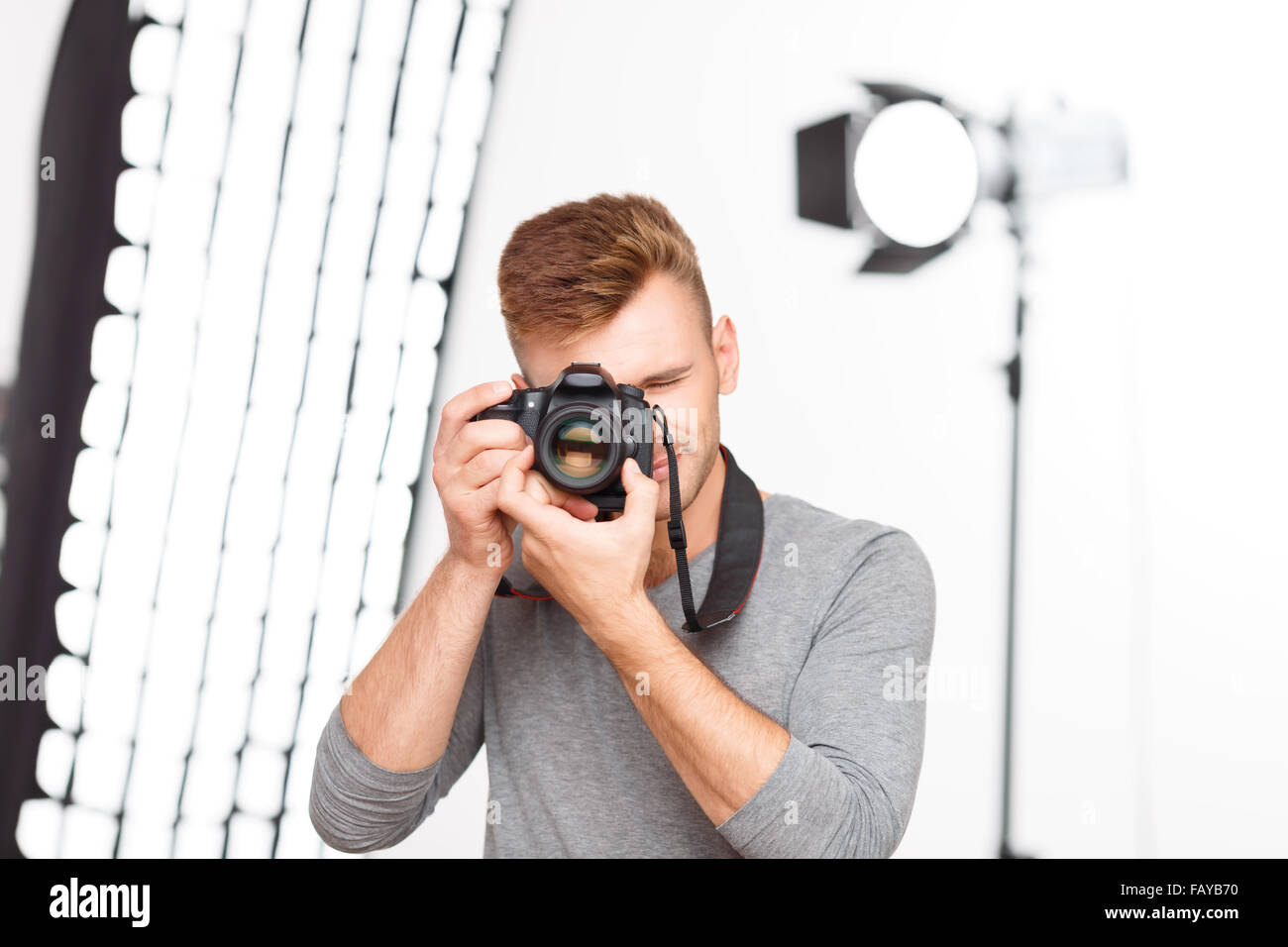 Photoshoot cameraman photographer studio hi-res stock photography and ...