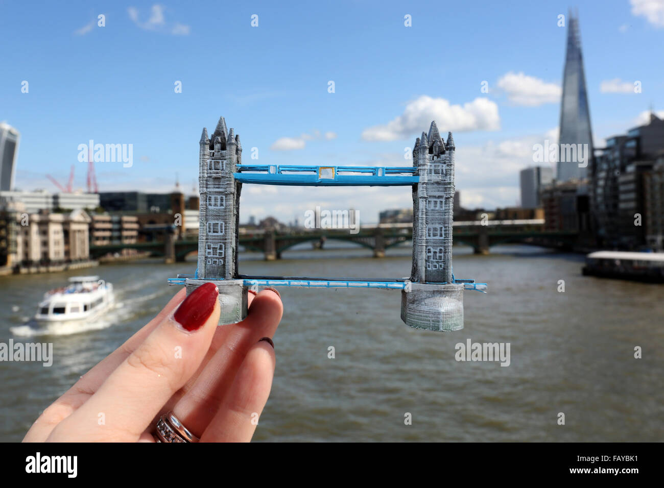 London's famous landmarks recreated in perfect miniature detail using ...