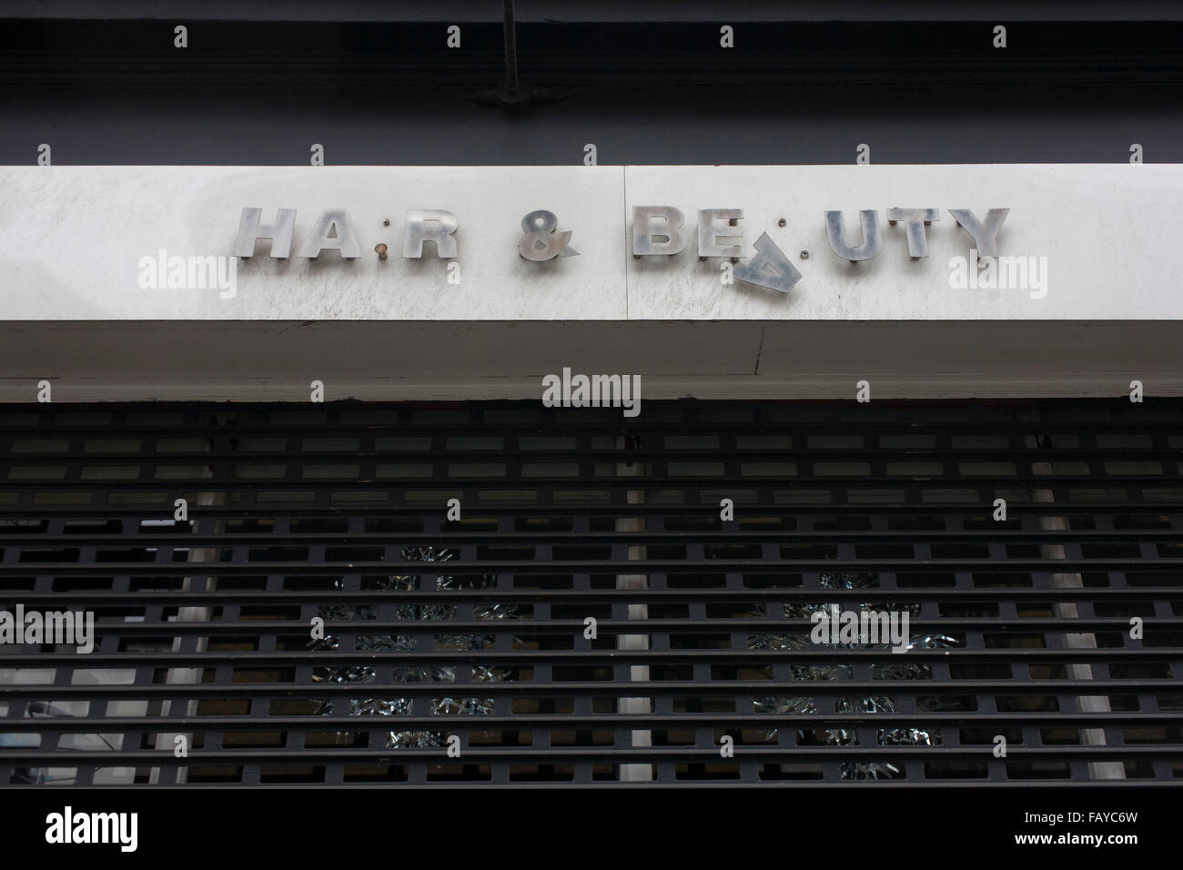 Shop sign missing letters hi-res stock photography and images - Alamy