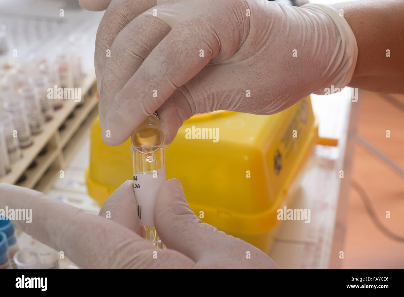 Test tube analysis hi-res stock photography and images - Alamy